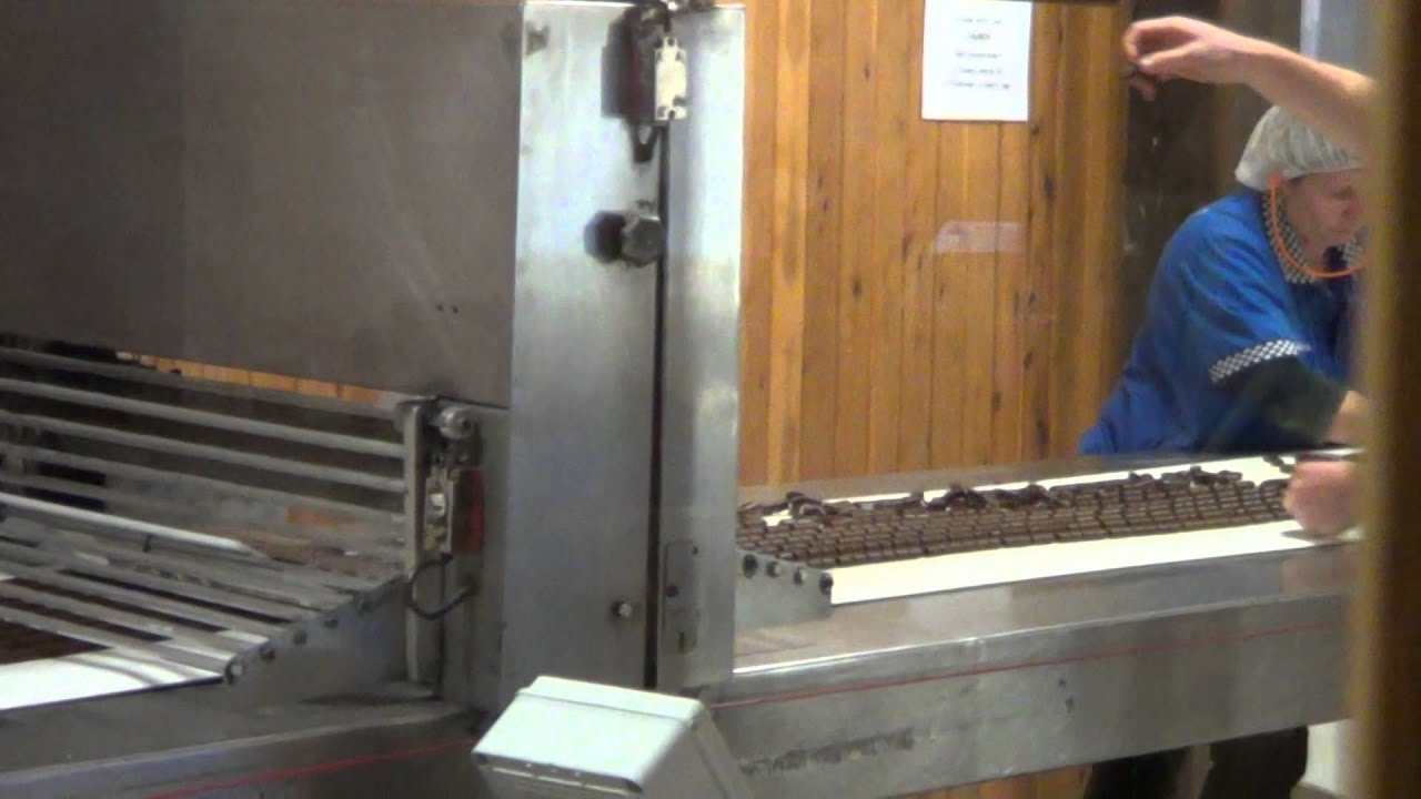 JUNEE LICORICE AND CHOCOLATE FACTORY - YouTube