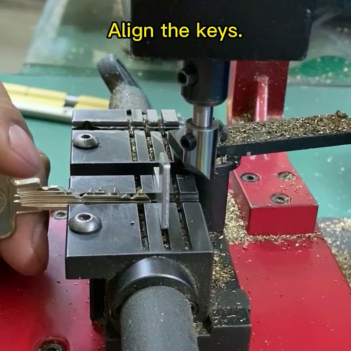 How to make medeco key on manual vertical key cutting machine? - YouTube