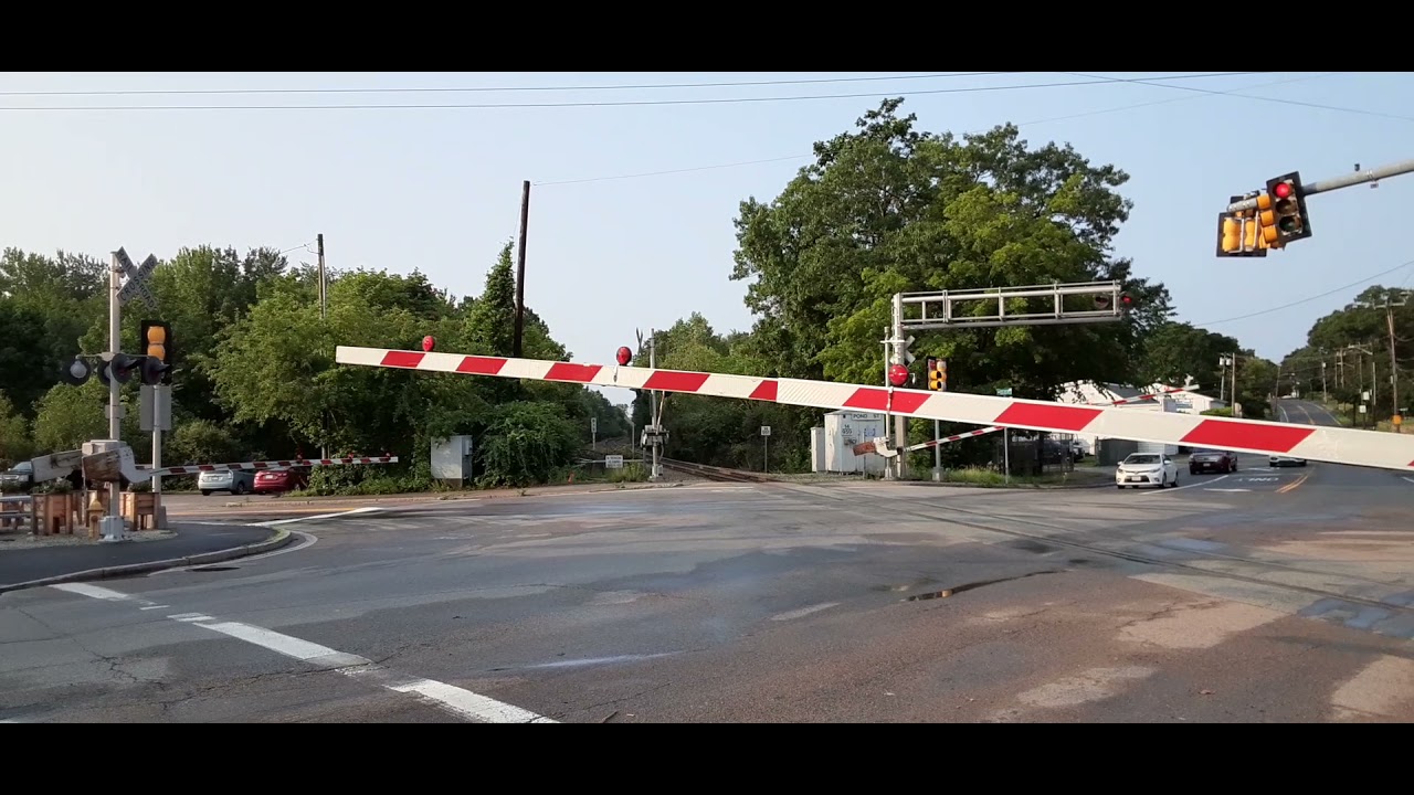 Hyundai Rotem Cab Car #1817 @ Pond Street Crossing - YouTube