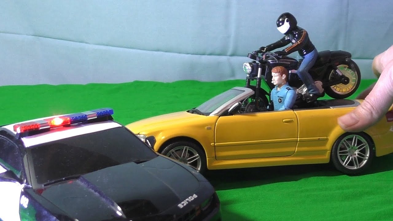 EPIC Police Chase VS Dirt Bike MOTORCYCLE ACTION! TOY CARS for kids ...