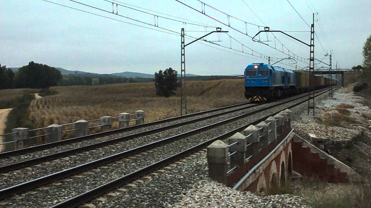 AZVI / Traccion Rail - 319.335 + 319.324 con TECO en Carrascosa de ...