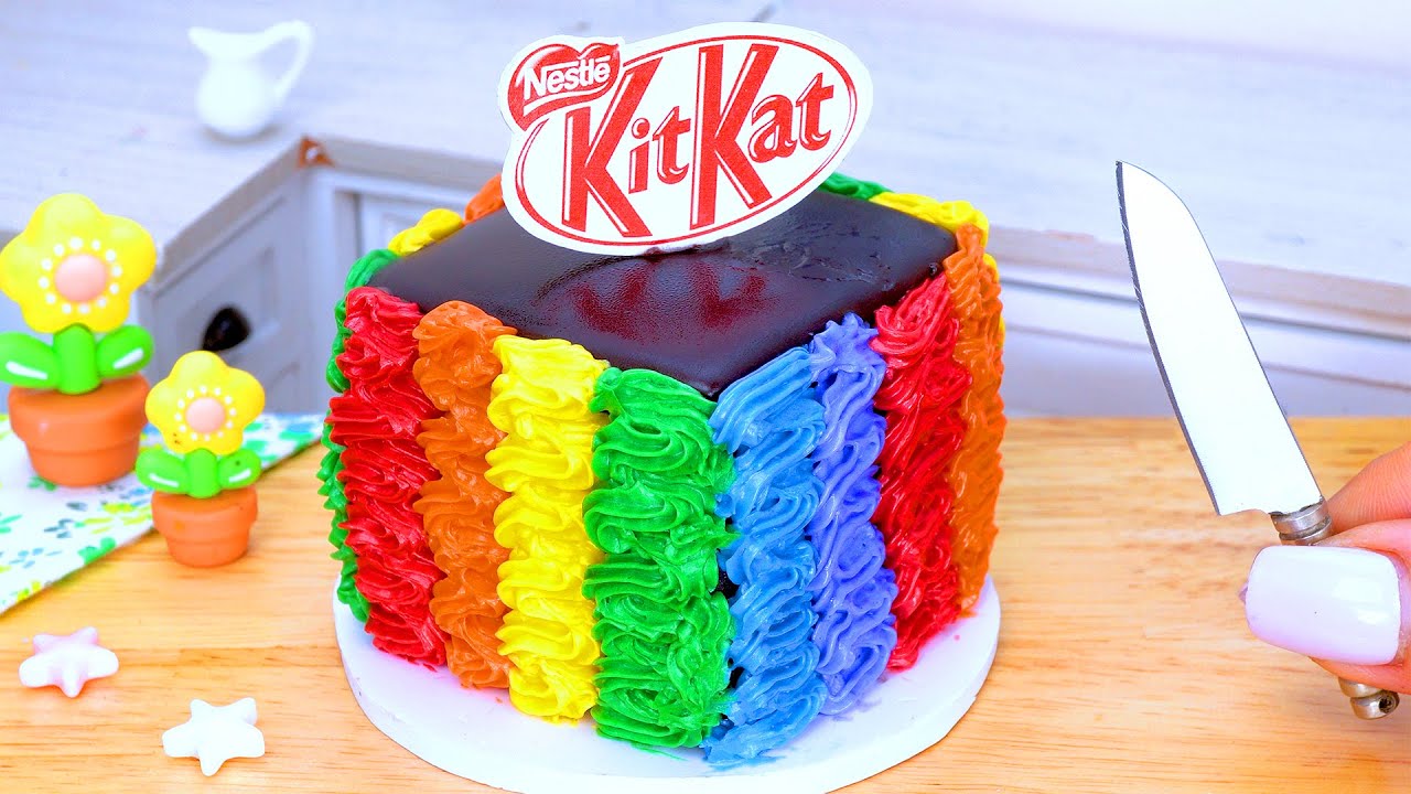 Step-by-Step Rainbow KitKat Cake 🍫 Mini Chocolate Cake Tutorial for ...