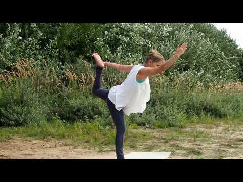 Yoga Staande halve boogbalans -  Utthita Ardha Dhanurasana – Standing Half Bow - Yoga met Vera De
