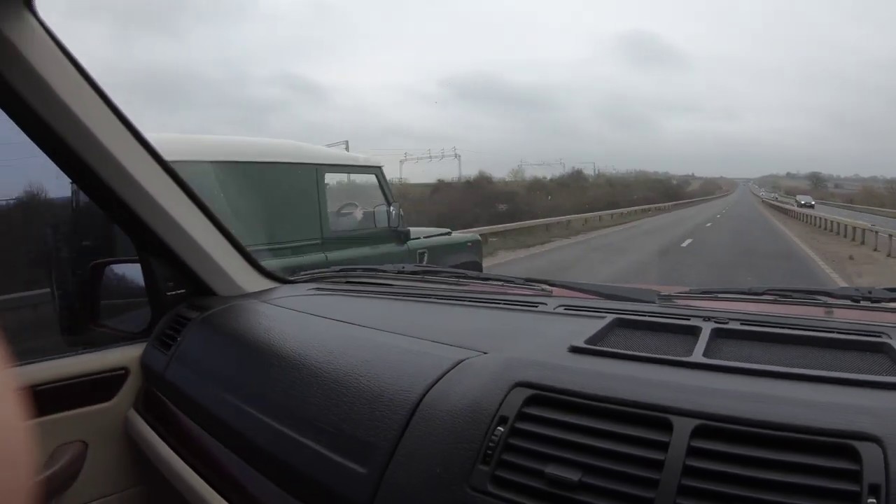Land Rover Td5 vs V8 - YouTube