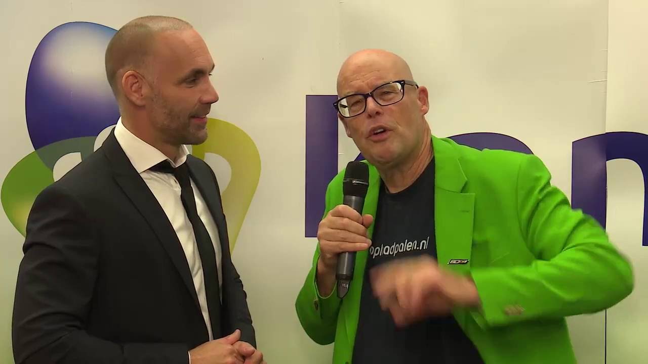 Vincent Everts interviewt trendwatcher Richard van Hooijdonk op Mobile Healthcare - YouTube