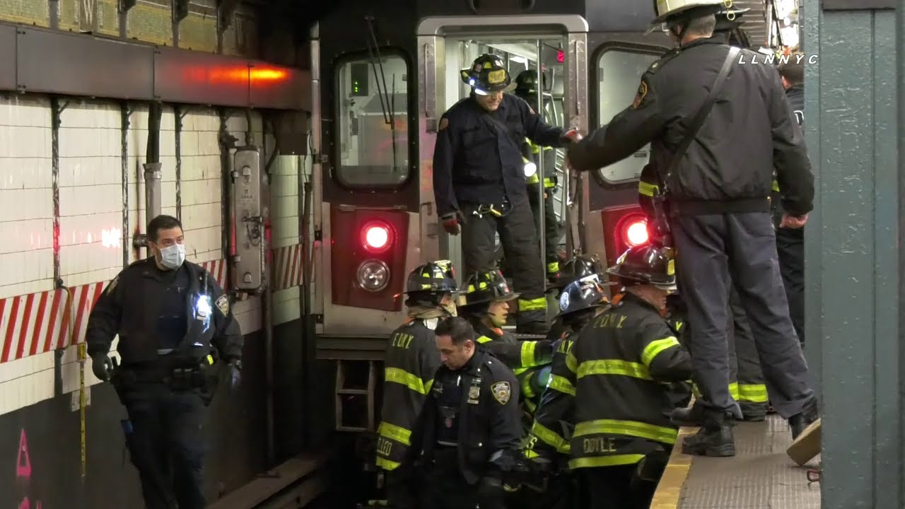 Man Under Subway Train | FIDI, Manhattan - YouTube