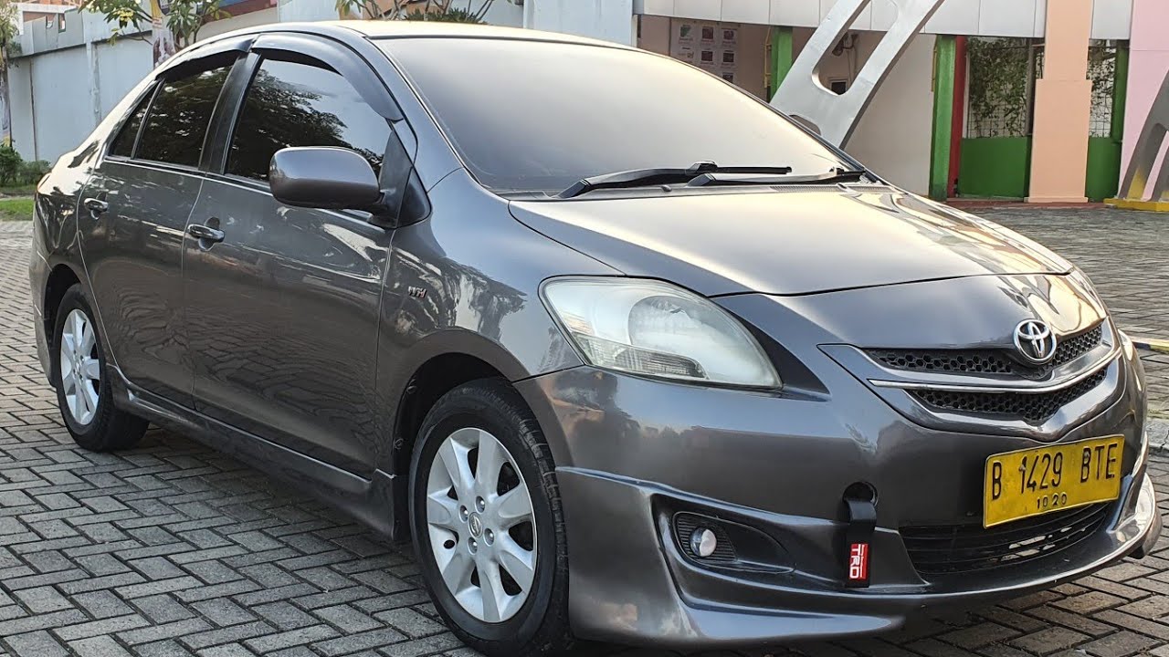 TOYOTA LIMO 2013 57JUTA - YouTube