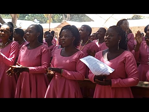 Live# Tazama waamini wa Parokia ya Madibira wakimpongeza Askofu ...