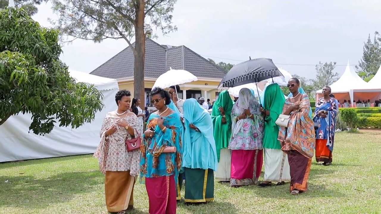 Bahima Banyankore Mary's special song aha kuhingira - YouTube