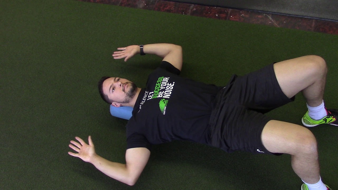 Floor slide sur foam roller / Floor Slide on Foam Roller - YouTube