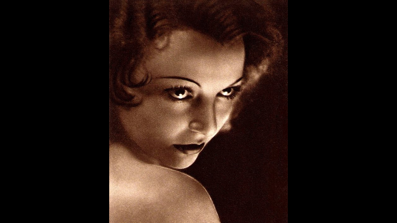 𝐋𝐞𝐝𝐚 𝐆𝐥𝐨𝐫𝐢𝐚 - YouTube