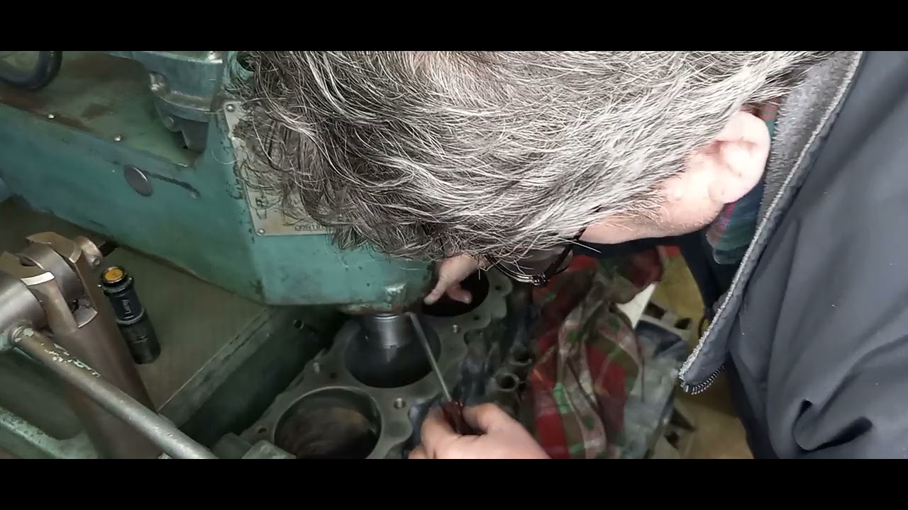 Pontiac 400 boring tips with Rottler f2b - YouTube