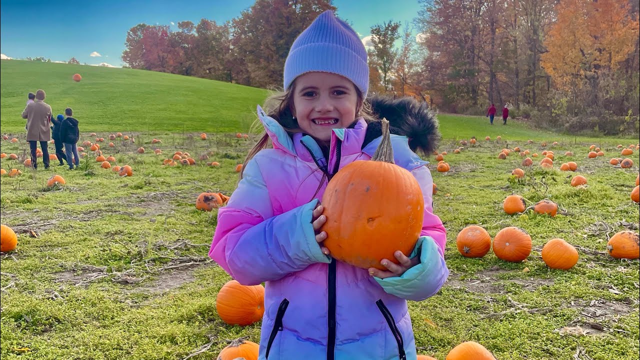 A Day At The Farm With Mimi. - YouTube
