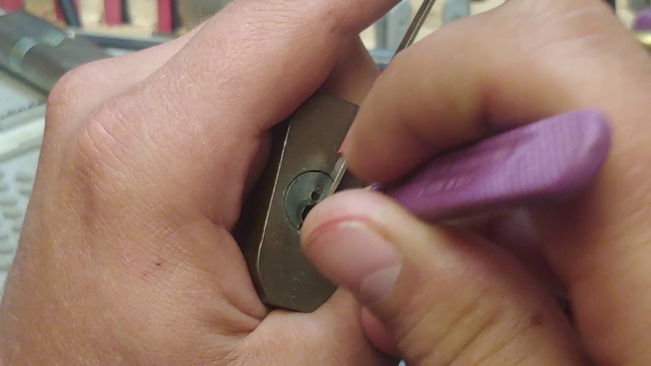 (#100) All brass Hurd US Set padlock with warded keyway and security ...