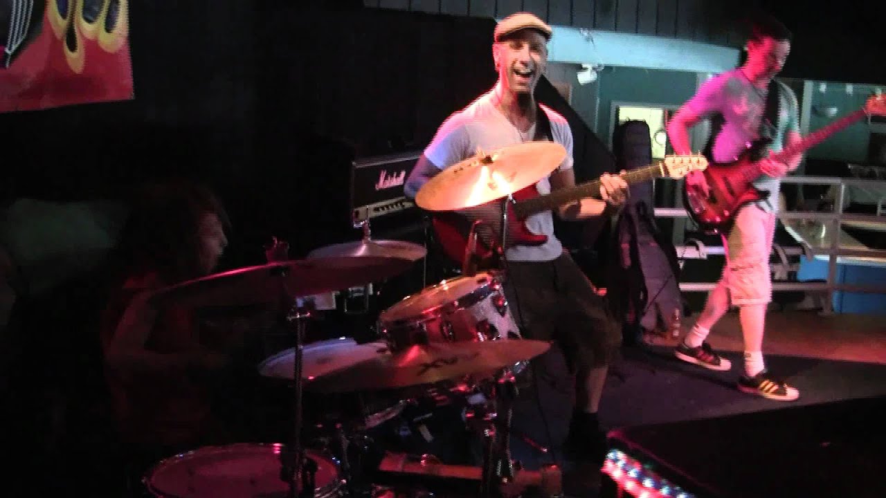 Wipe Out with DJ Mueller drumming for Bobby Lynch Band Summer 2011 ...