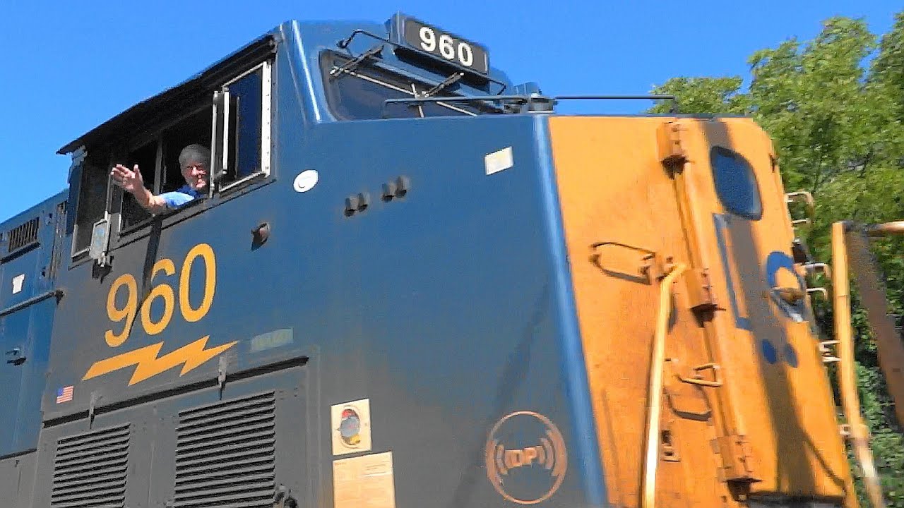The Happy Engineer Brings a Mixed Freight Train Thru St Denis - YouTube