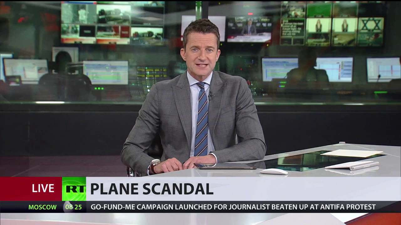 Woman Kicked Off EasyJet Plane For Showing Too Much Cleavage - YouTube