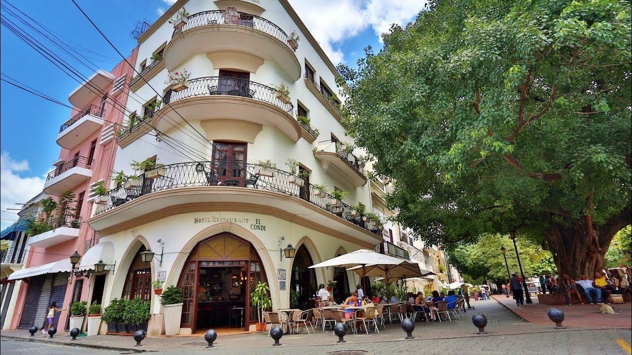 Walking Tour El Conde Street, Colonial Zone, Santo Domingo, Dominican ...