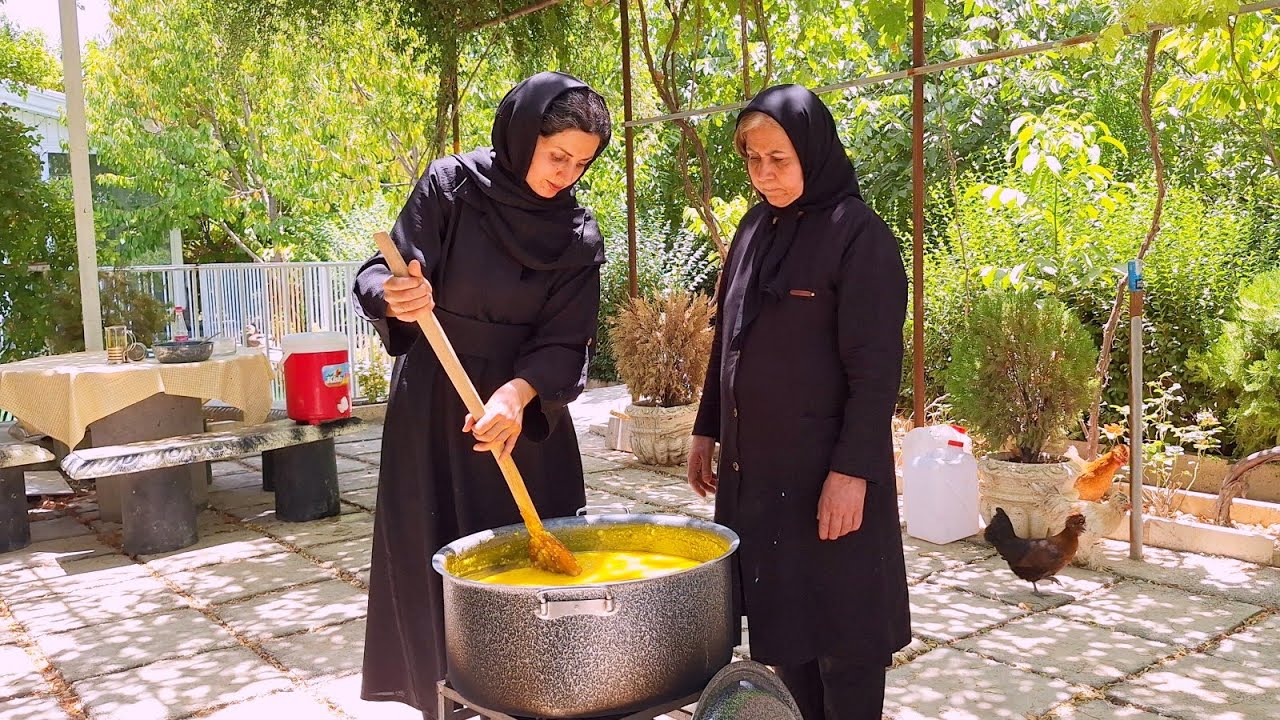 Cooking in the village | cooking the yellow shell of Nazri in the month ...