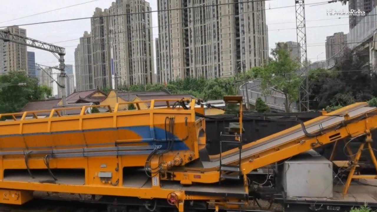 railway Shunting operation machine passing - YouTube