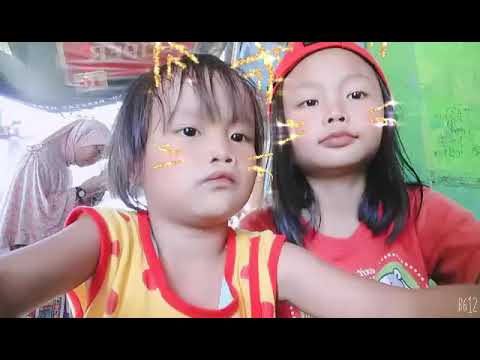 Adik kakak cantik