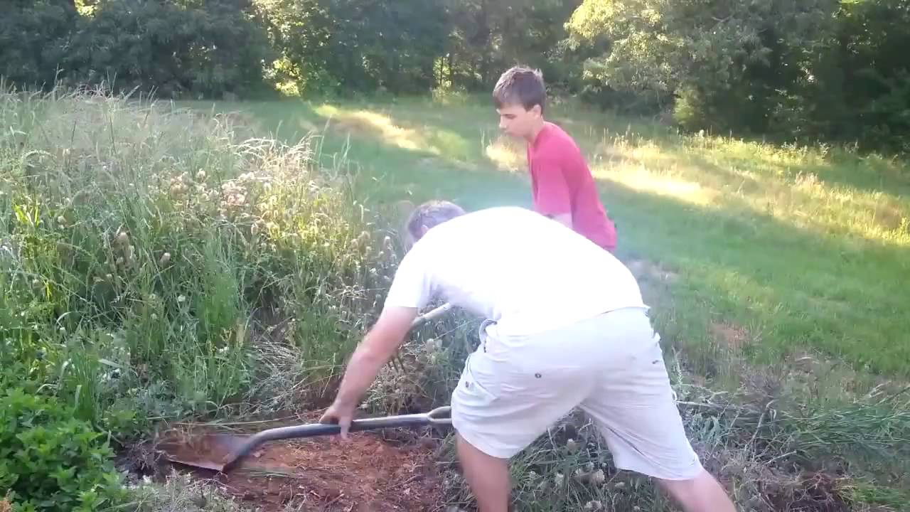 Dave's Super Easy 2 Person Weeding Technique - YouTube