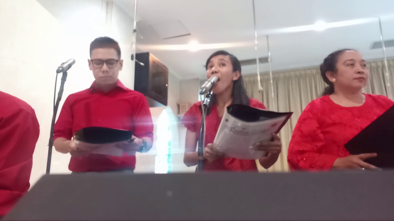 Berkatilah-Black FLores Choir in Gereja St Thomas Rasul Bojong - YouTube