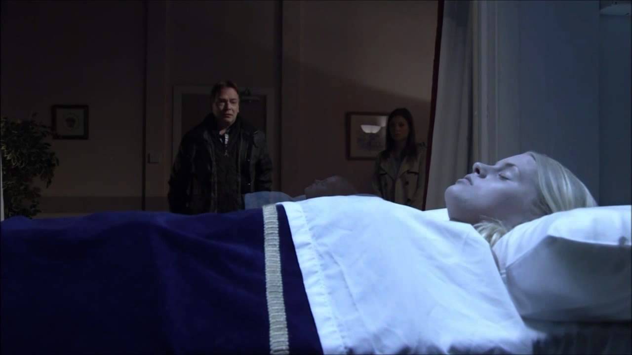 Eastenders - Ian looks at Lucy's Dead Body - YouTube