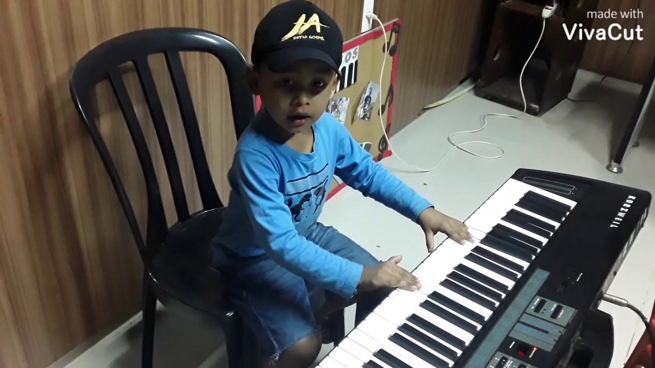 Pianista Anthony Lucca - YouTube