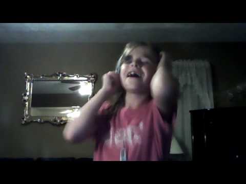little girl singing hey soul sister - YouTube
