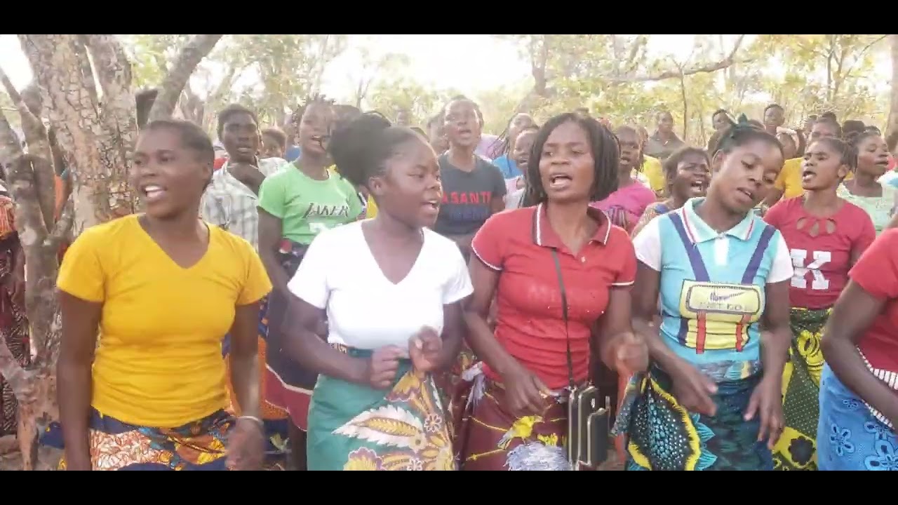 Umutulo uyu twatula - Kacema Musuma Parish Choir - YouTube