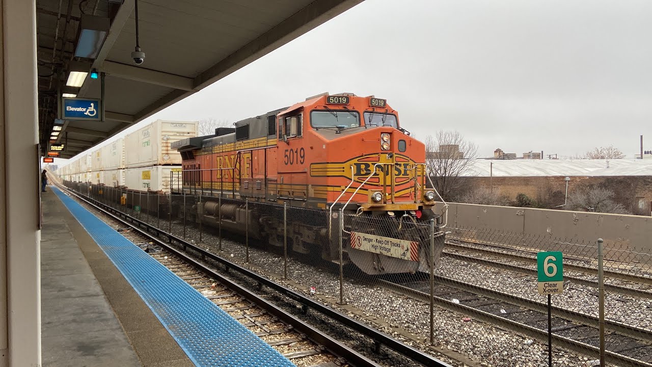 BNSF 5019 leads the Corwith switching job train through Kedzie station ...