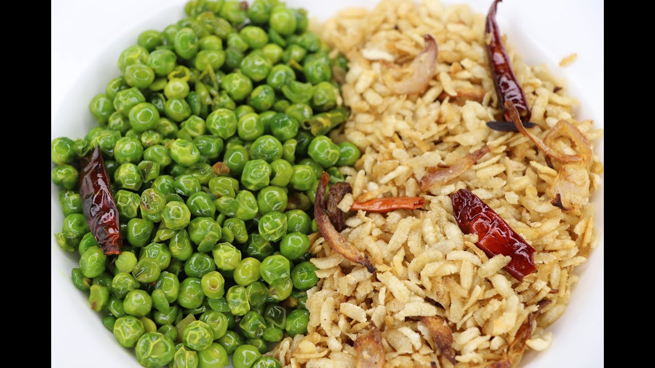 Hare matar ki Ghughni Chura Recipe | Matar Ki Ghughni Aur Chura / Poha ...