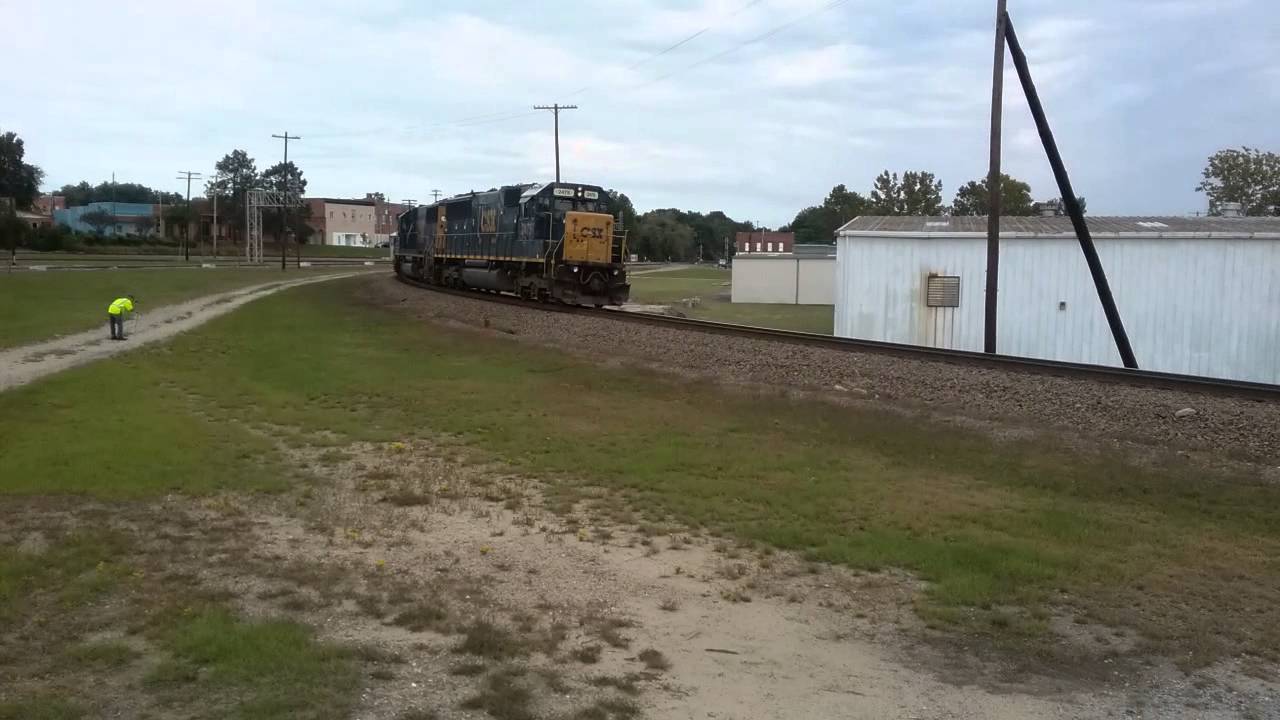 CSXT X-701-15 with EMD power in hamlet NC - YouTube
