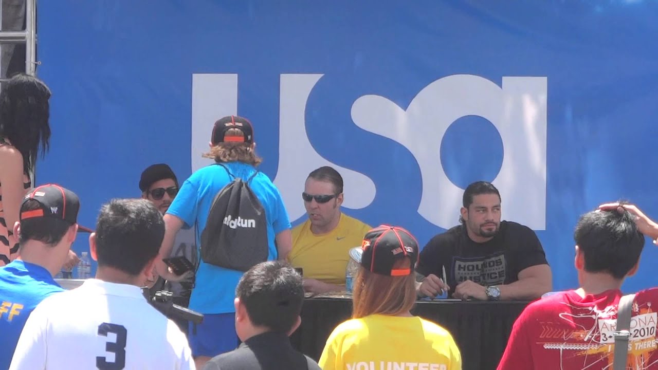 The Shield Signing Autographs At WWE SummerSlam Axxess -- iFolloSports ...