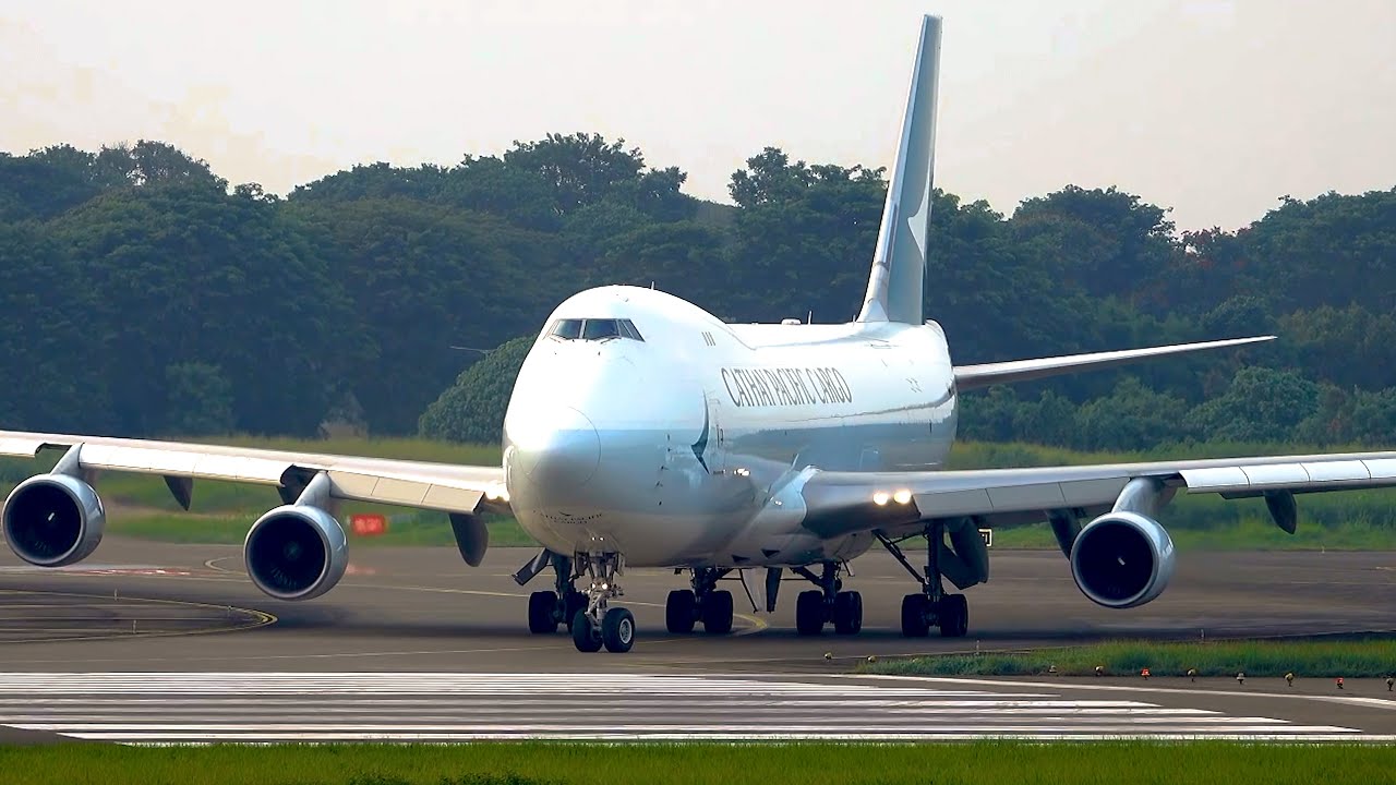INCREDIBLE Boeing 747 CLOSE UP Takeoff From Soekarno Hatta Airport ...