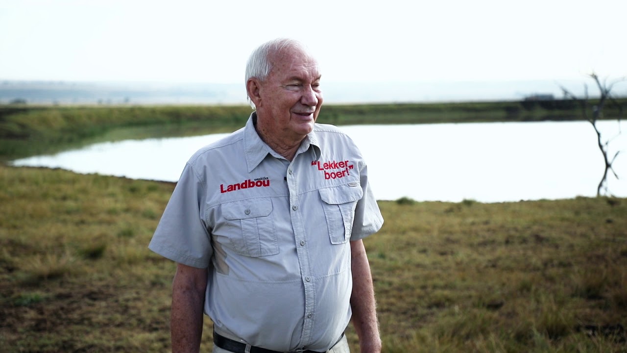 Lewerslak kan groot skade vir veeboere veroorsaak - YouTube