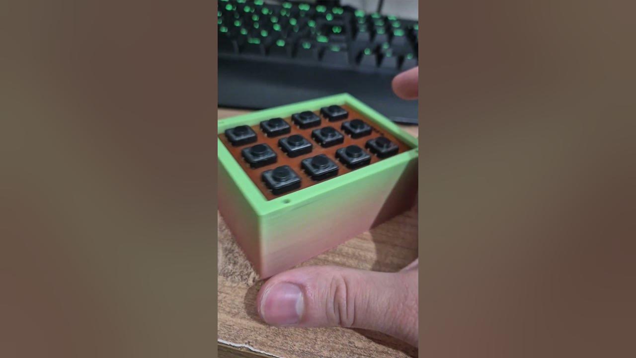 Arduino keypad for shortcuts - YouTube