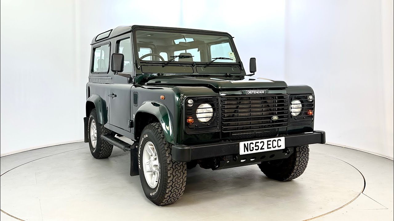 Land Rover Defender 90 County - YouTube