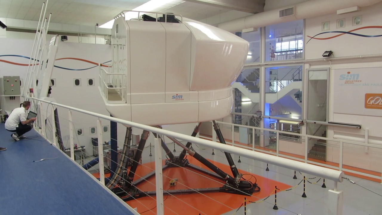 What movements can a Full Flight Simulator make? Full Demonstration ...