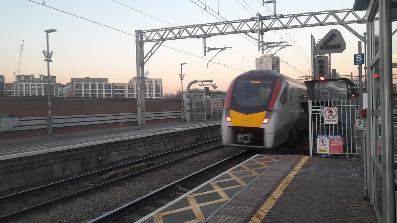 GreaterAnglia Class 745 departing Stratford- 10/12/2022 - YouTube