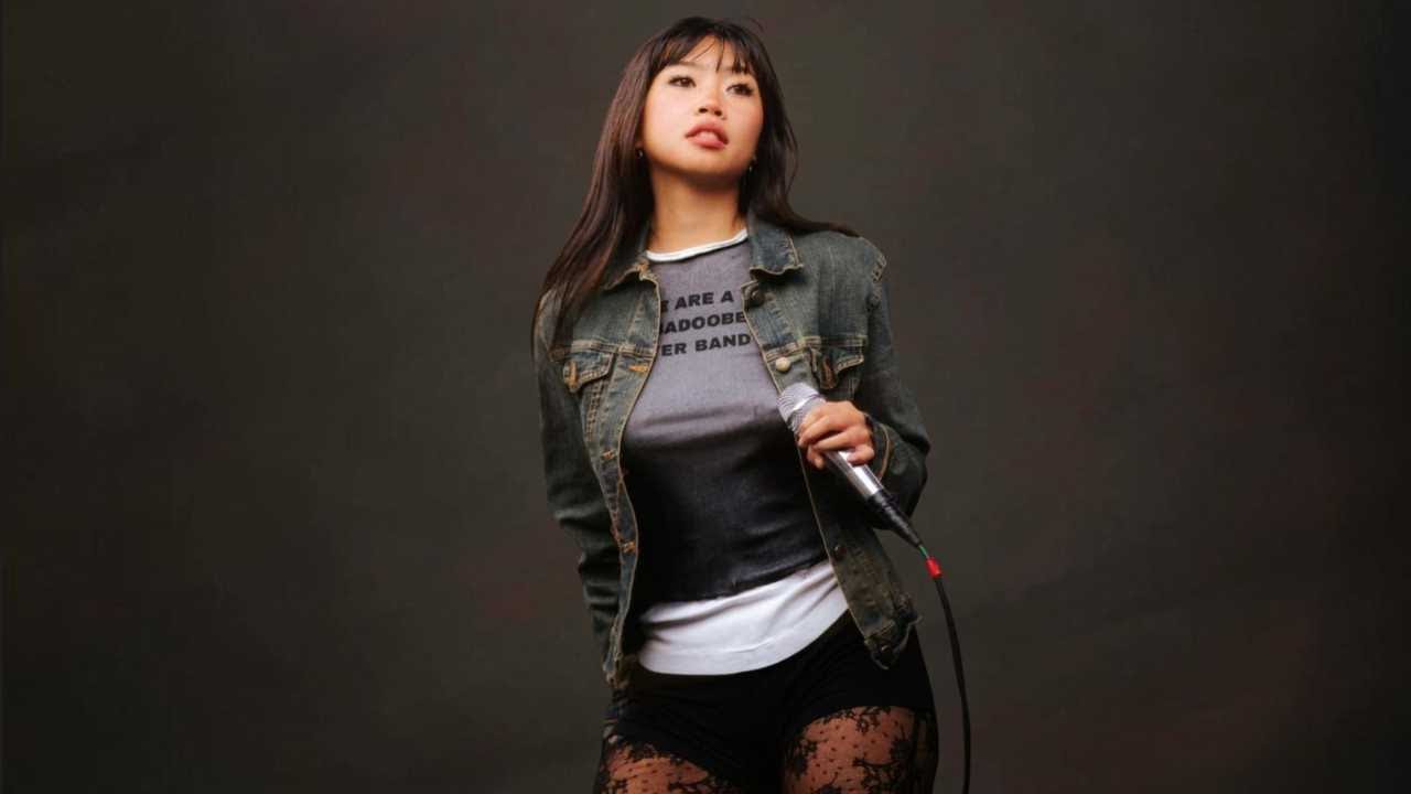 Beabadoobee Biography | Plus Size Model | Curvy Instagram Stars ...