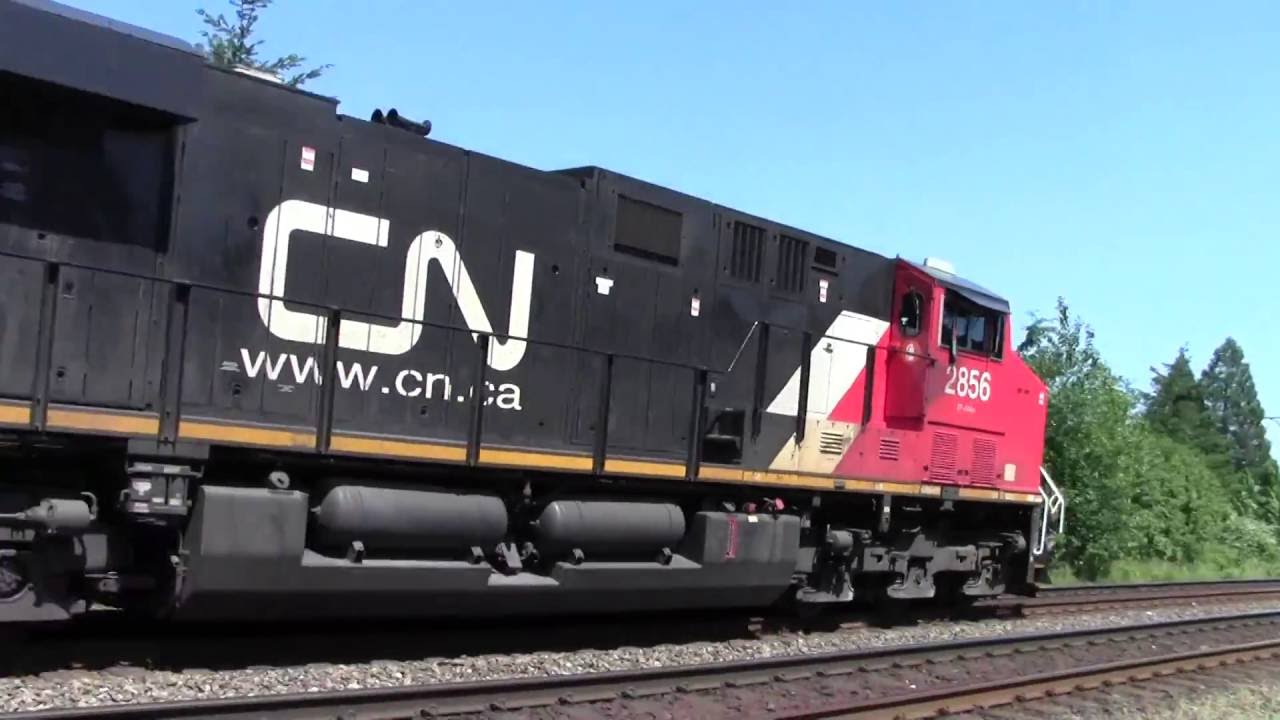 CN 2856 & 2874 Leads CN 302 East At Fort Langley BC - YouTube