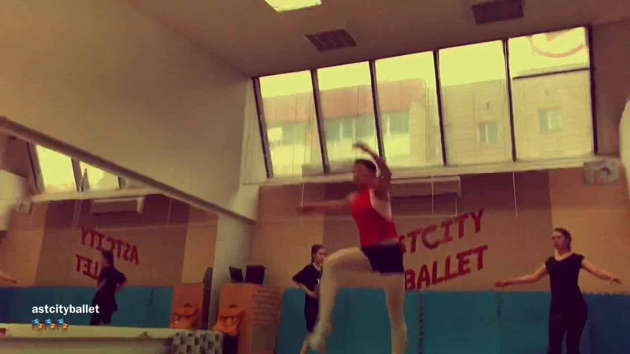 Dance jumps ( Contemporary ballet ) #astcityballet - YouTube