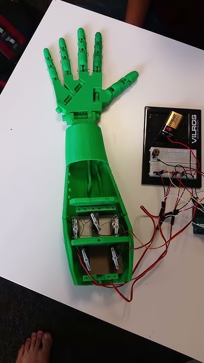 Robotic hand translating musical notes to sign language (ASL) - YouTube