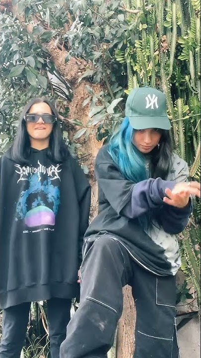 Angie Velasco y bri dominguez bailando - YouTube