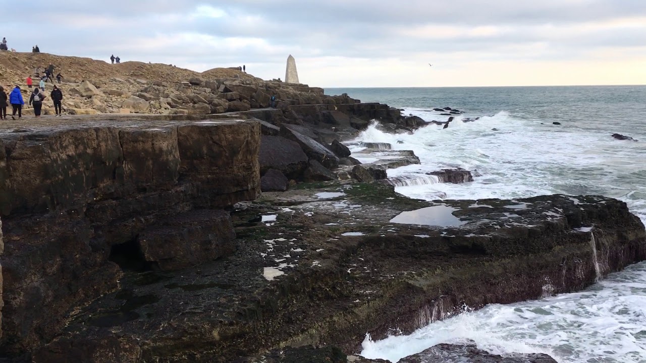 Waves down at Portland Bill Lighthouse over Christmas 2019, video1 ...