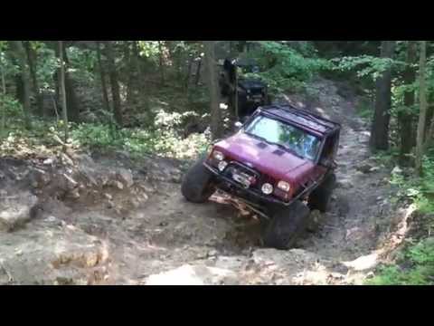 6yr old girl offroads her dad's jeep like a BOSS!!! | Younto.com