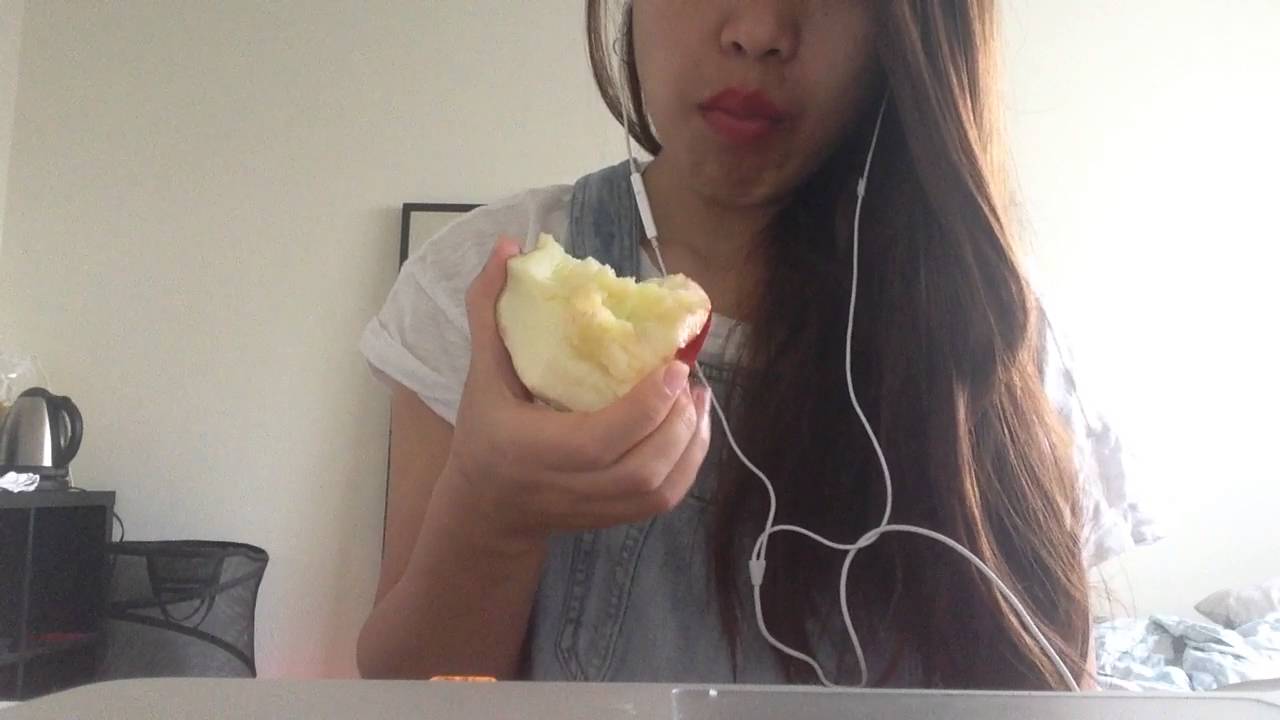 ASMR eating apple - YouTube