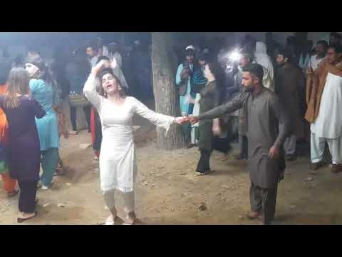 MISS PRIYA NEW DANCE SONGS 2024 YEH MERA DIL PIAR KA DEEWANA swabi dancer GROUP - YouTube